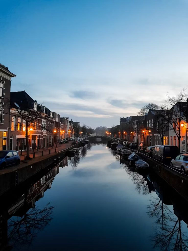 The History of the Dutch Canals: From Trade to Heritage - Haarlem City ...